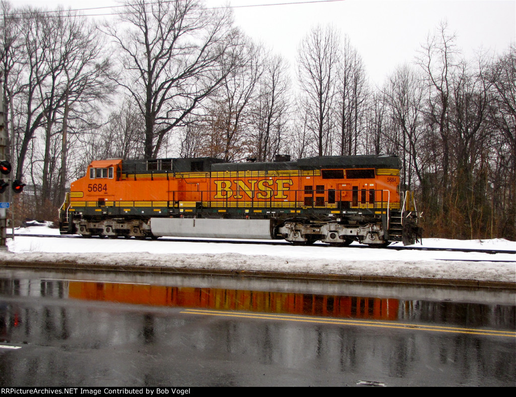 BNSF 5684